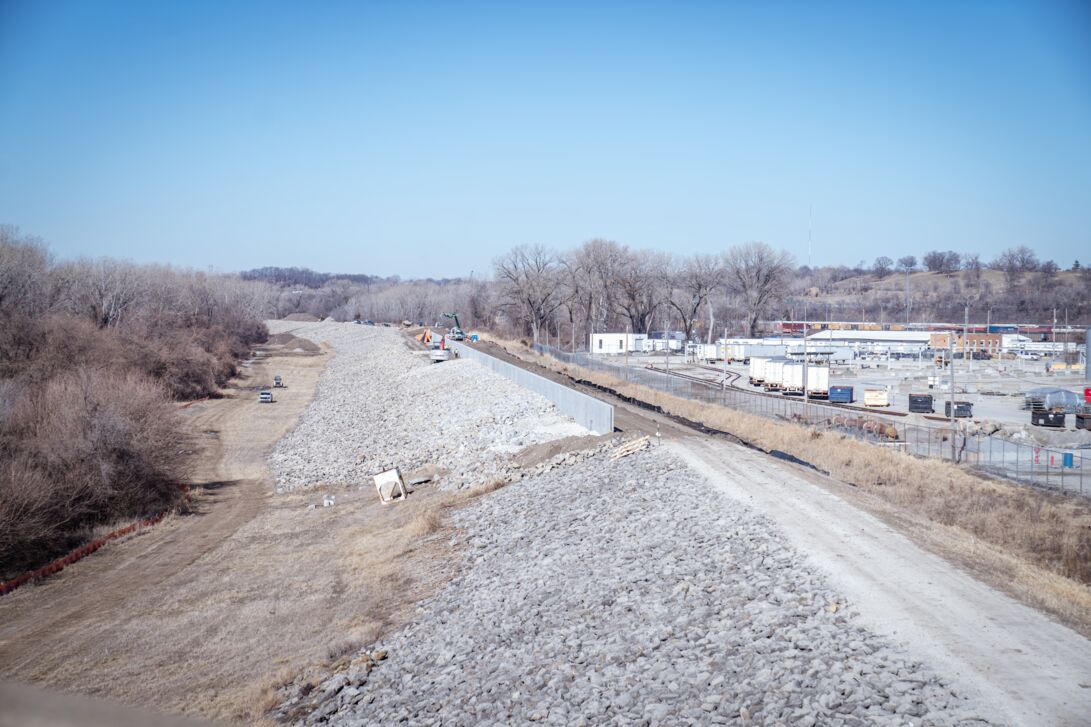 Kansas Citys Levees Flood Risk Management - The Lane Construction ...